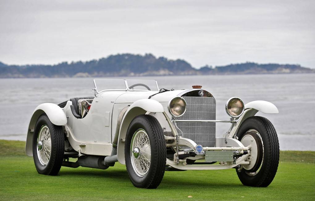 200 класически мотоциклети и автомобили, сред които забележителният ...